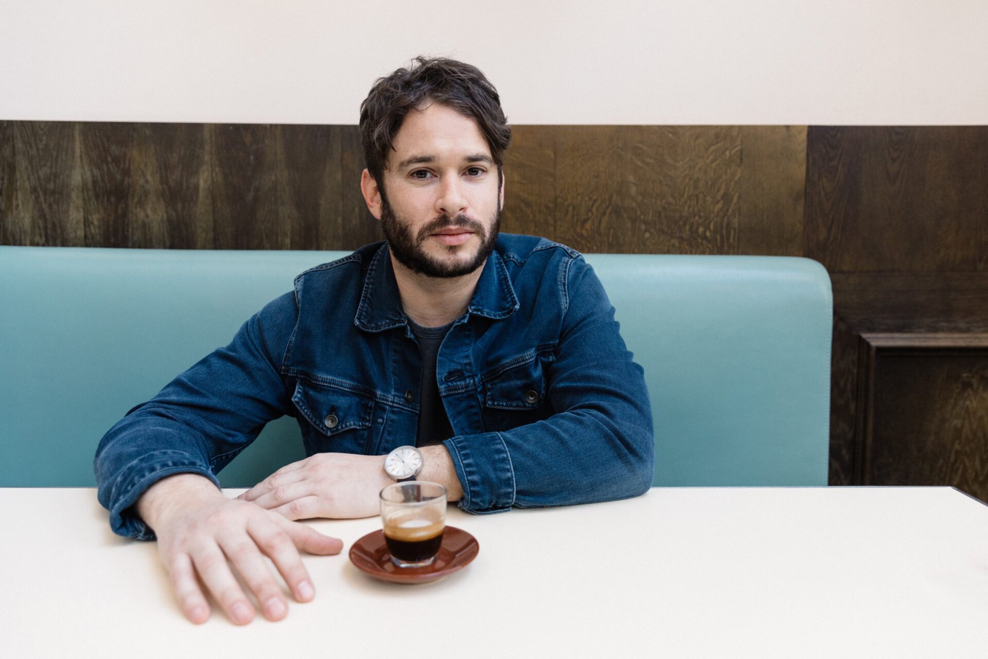 Debut book by Andrew Pippos shines new light on Greek Australian cafés ...
