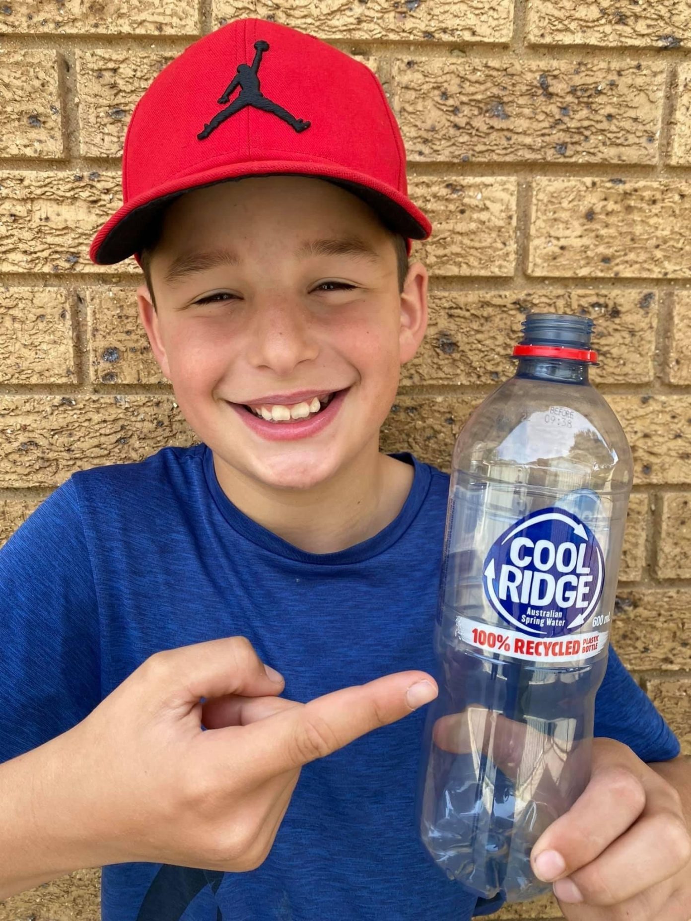12-year-old Greek Australian triplets help keep Canberra suburb clean ...