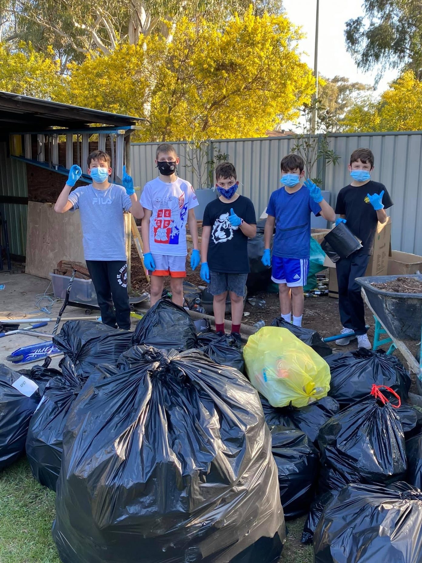 12-year-old Greek Australian triplets help keep Canberra suburb clean ...