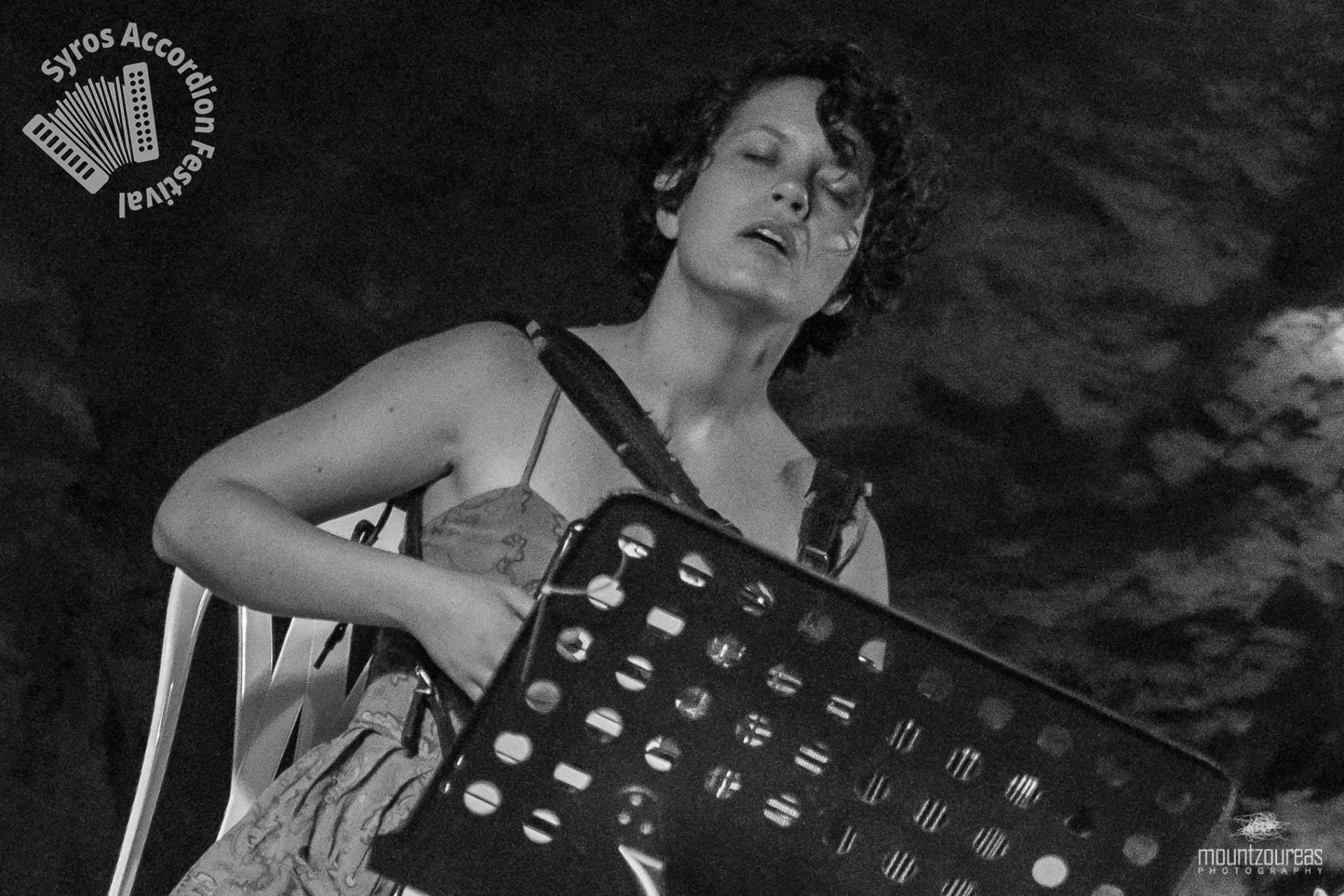 Haroula Tsalpara set to bring Greek music and spirit to Australia – The ...