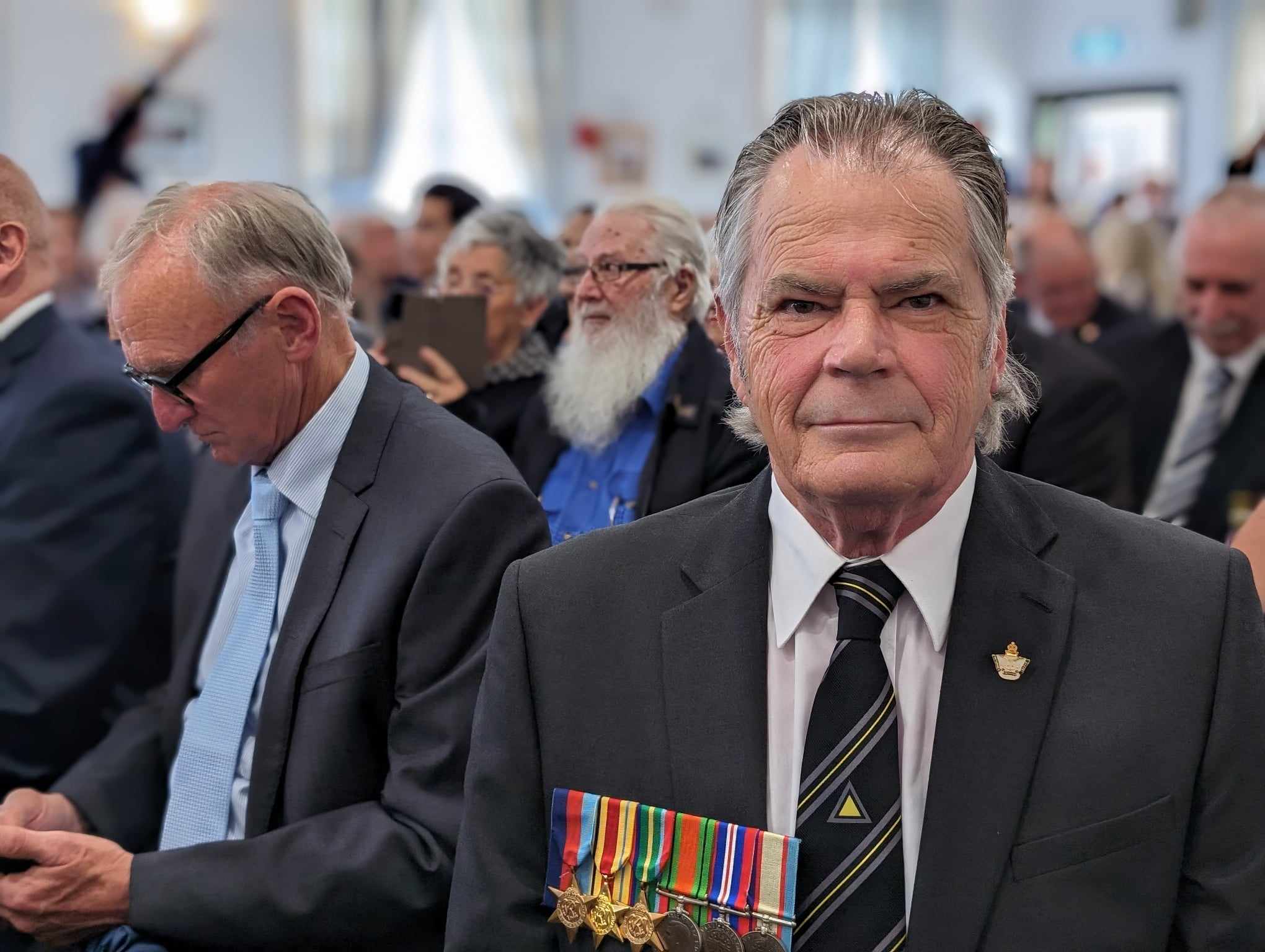 Medals of former WWII vets given to Australian families with Greek ...
