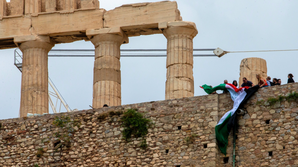 Nea Aristera protesters detained over Palestine flag at Acropolis – The ...