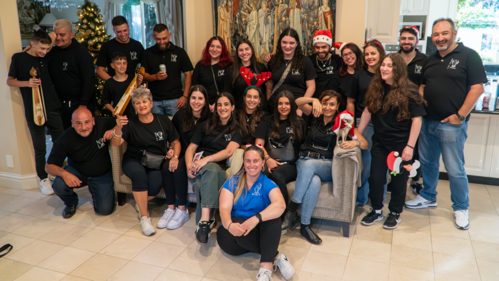 Stamatopoulos family’s Greek Christmas with Pontian lyra – The Greek Herald
